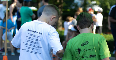 Let Me Run Charlotte - Let Me Run